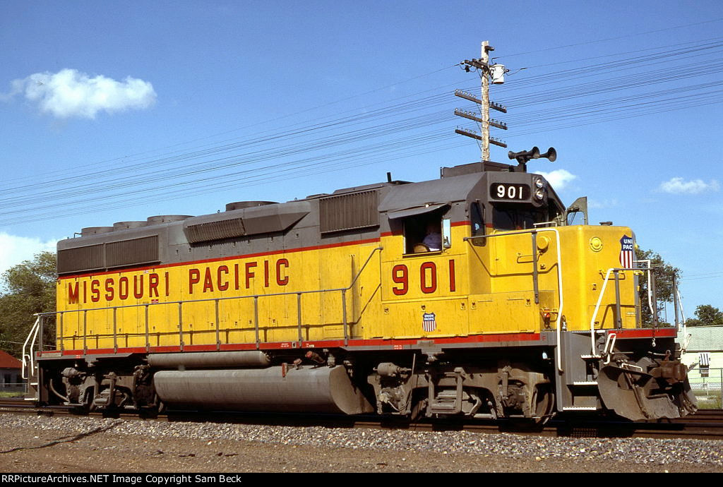 MP 901--GP40-2